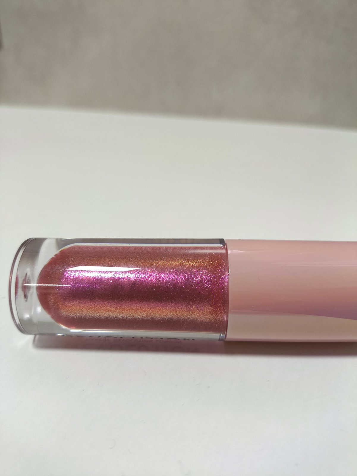 Recenzie Revolution Shimmer Bomb Gleam | Alza.sk