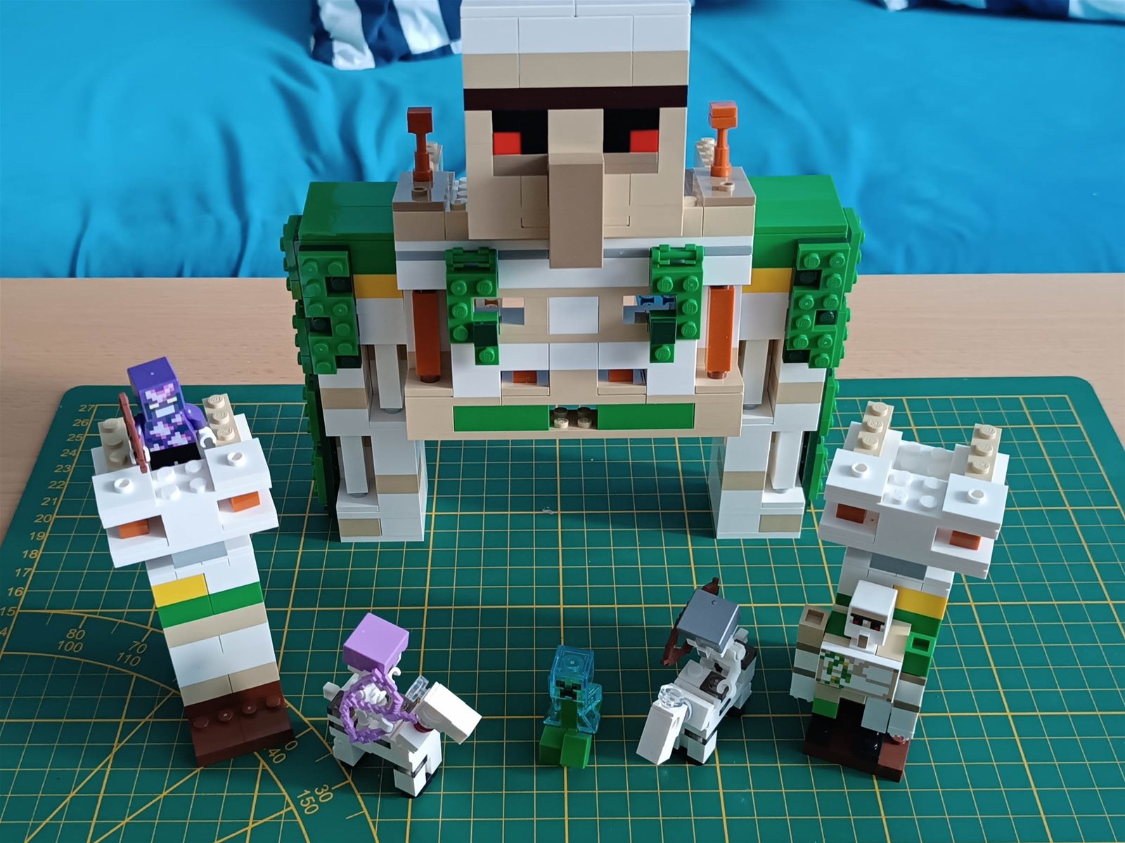 Recenze LEGO® Minecraft® 21250 Pevnost železného golema | Alza.cz