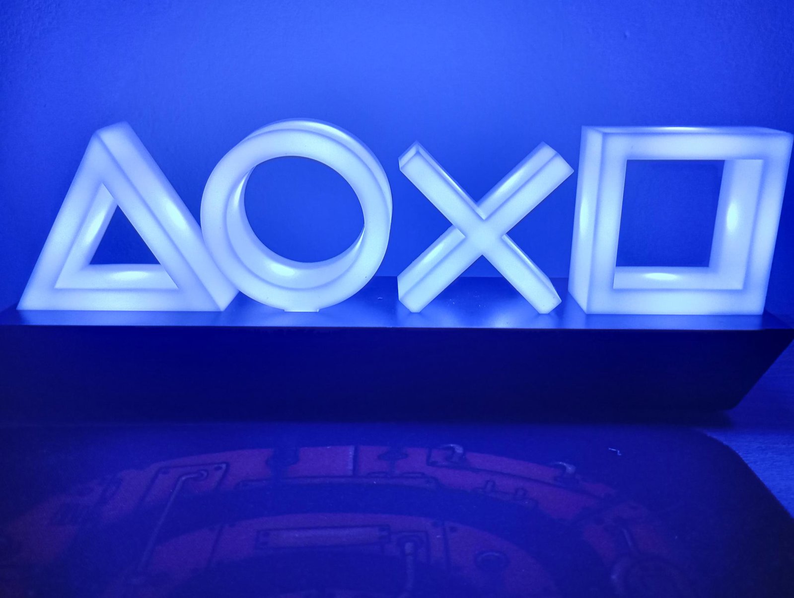 Recenze USB PlayStation Icons Light PS5 | Alza.cz