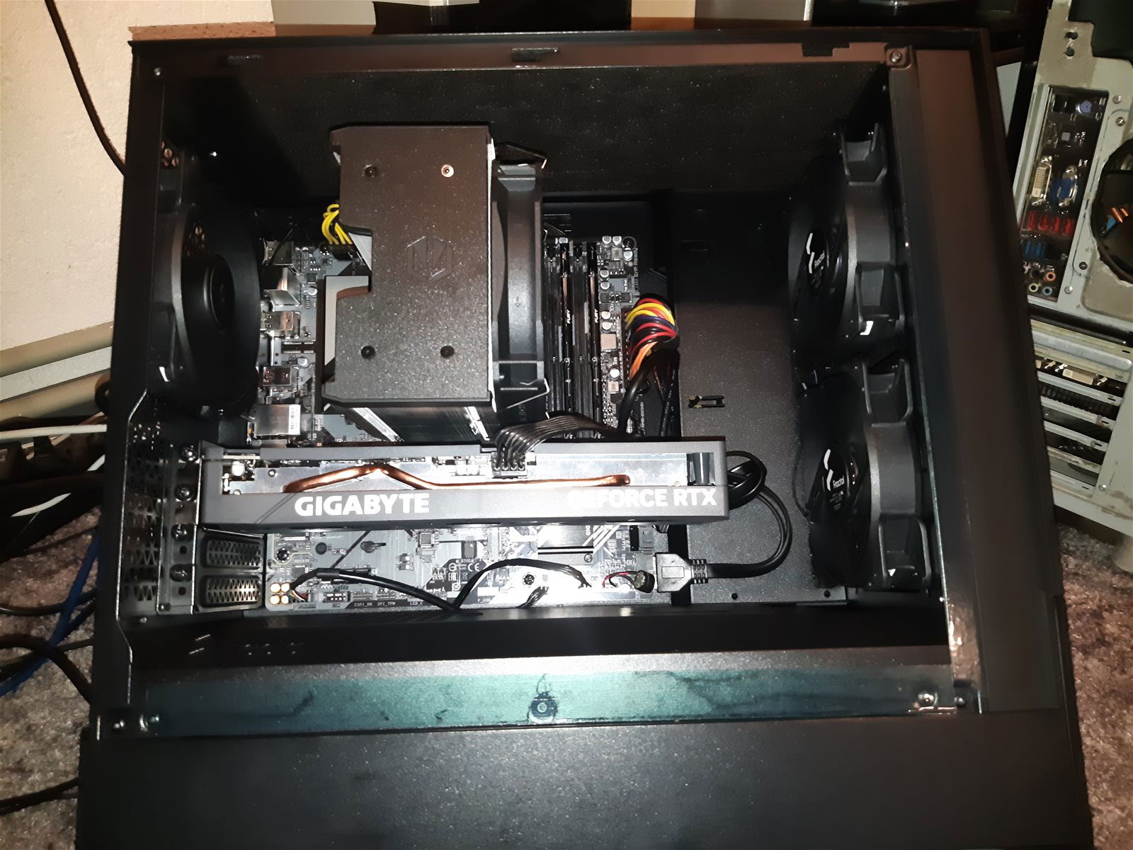 Recenzie Fractal Design Pop Mini Air RGB White TG Clear Tint | Alza.sk